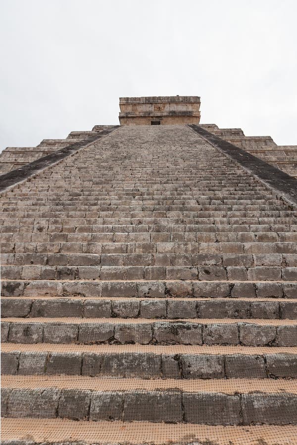 Beautiful View of the Maya Pyramid in Chichén Itzá, Mexico Stock Photo ...