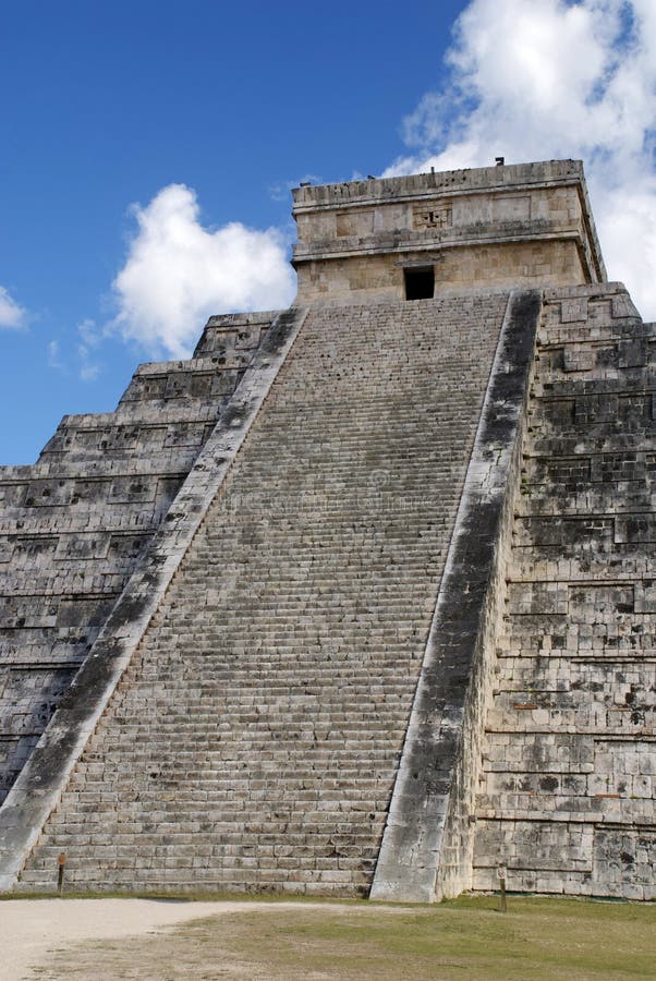 Chichen Itza steps stock photo. Image of architechure - 11850594