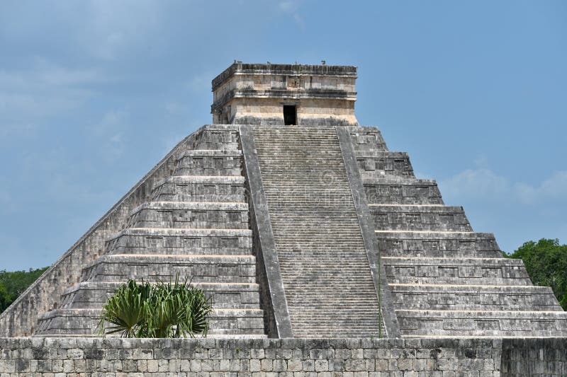 Chichen Itza Archeological Site in Yucatan Peninsula, Mexico Stock ...