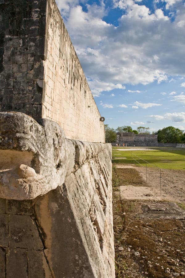 1000 Pillars at Chichen Itza Stock Image - Image of pyramid, itza: 5157745