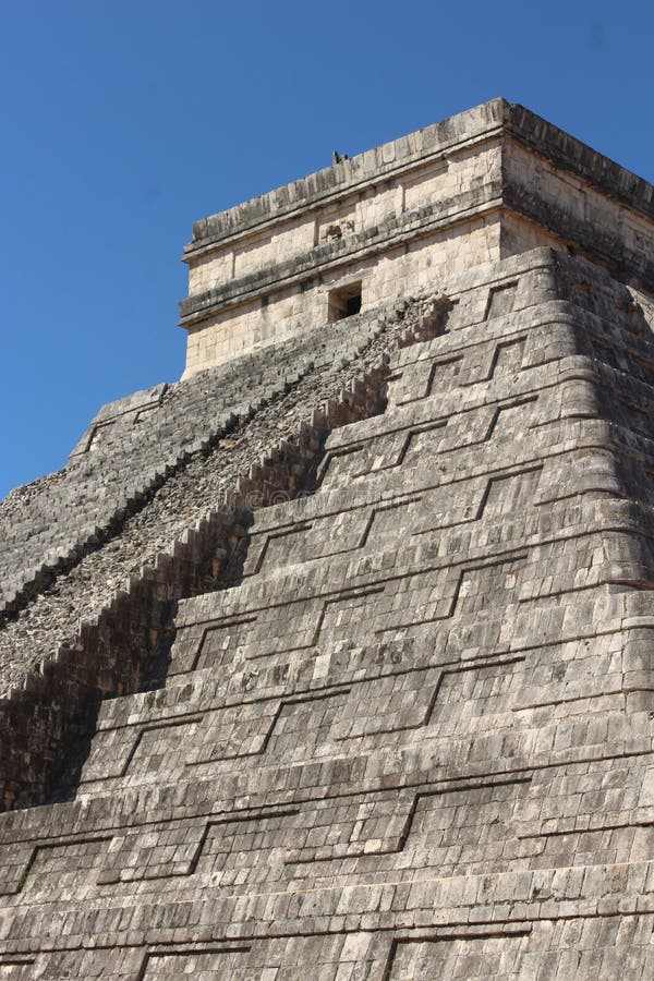 Chichen Itza Mayan Site El Castillo Side View Stock Image - Image of ...