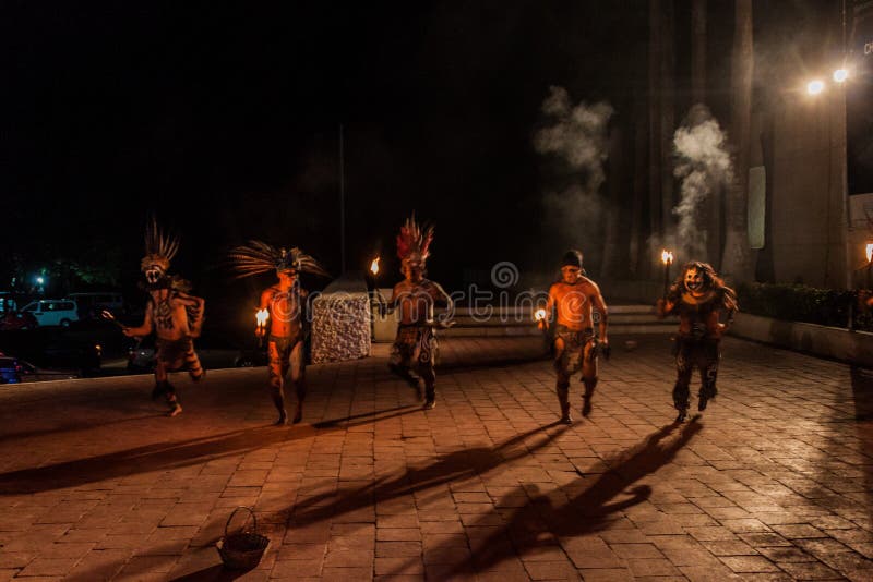 CHICHEN ITZA, MEXICO - FEB 25, 2016: Native Mayan Dancer Performance ...