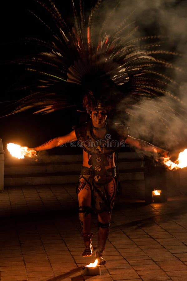 CHICHEN ITZA, MEXICO - FEB 25, 2016: Native Mayan Dancer Performance ...