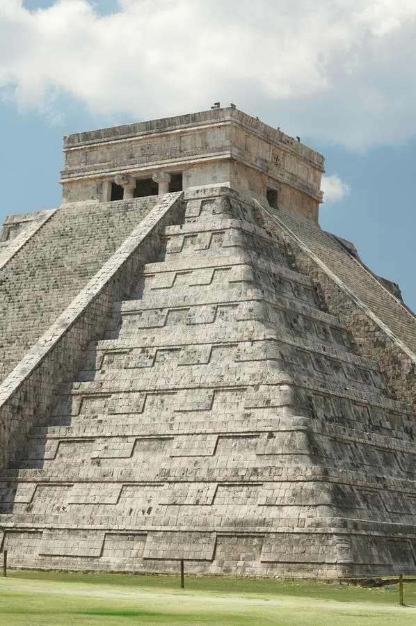 Chichen Itza Pyramid stock photo. Image of latin, america - 11984176