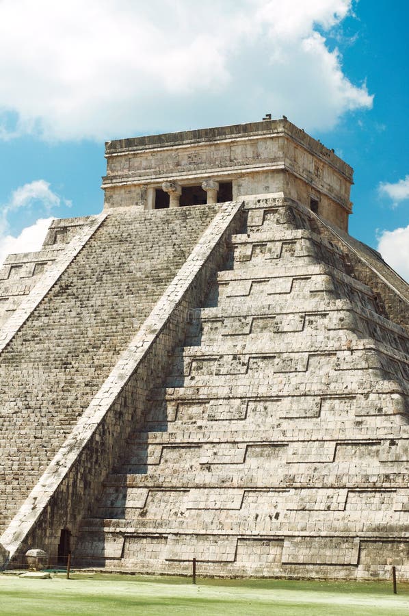 Chichen Itza Pyramid stock photo. Image of castillo, mexico - 13011696