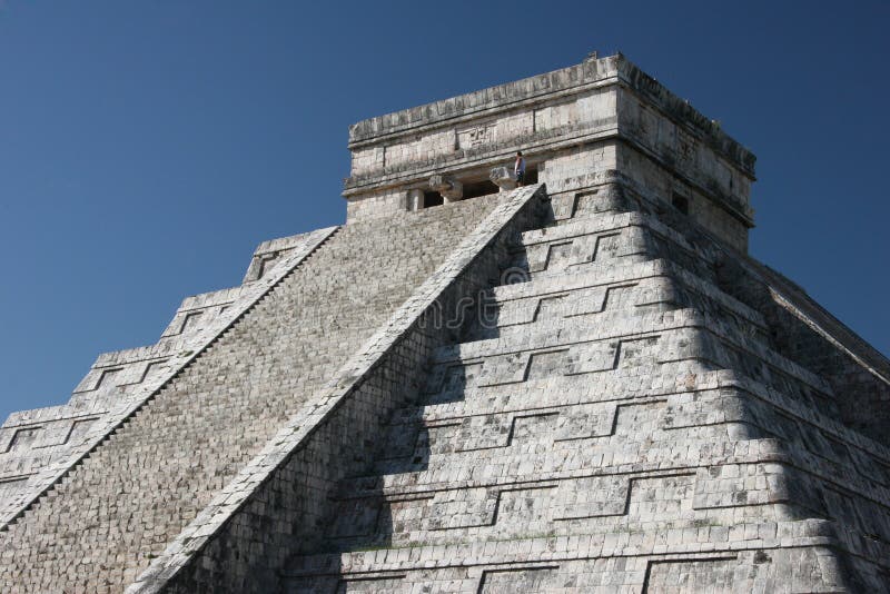 Chichen Itza pyramid stock photo. Image of holy, attraction - 5102752
