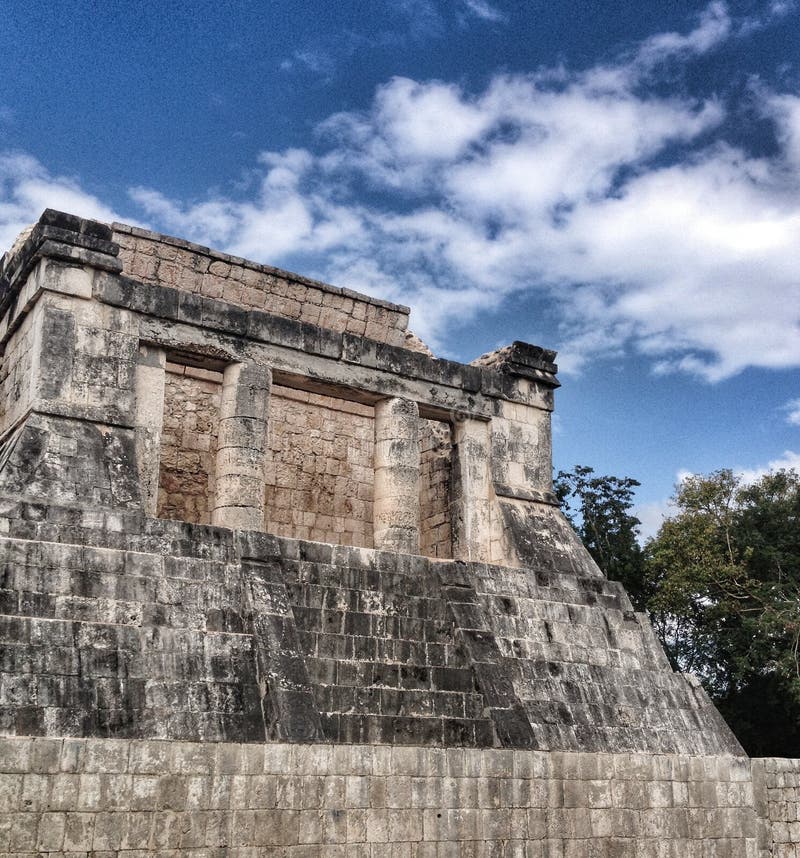 Chichen Itza main pyramid stock image. Image of itza - 48610713