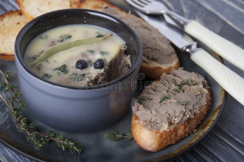 Chicken Liver Paste with Thyme Stock Photo - Image of slice, breakfast ...