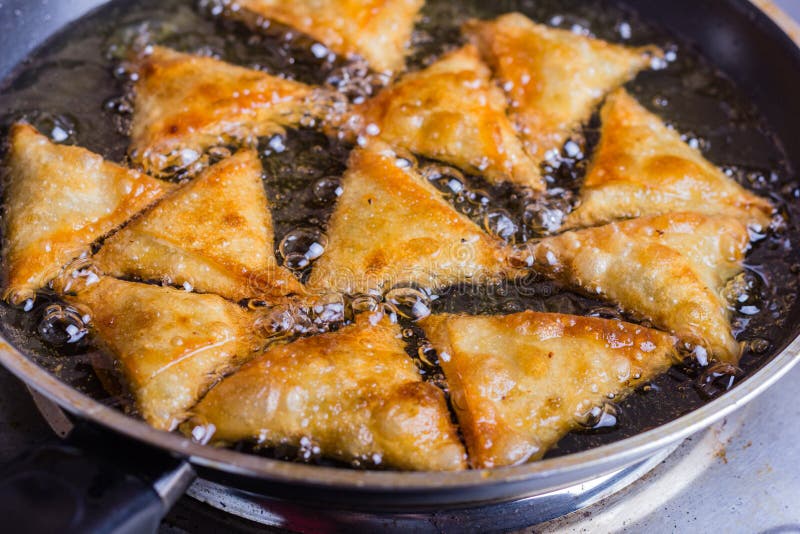 Chicken Samosas Deep Fried. Stock Image - Image of chicken, brown: 75385031