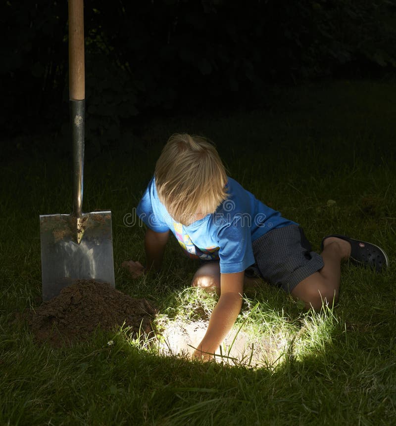 164 Boy Digging Hole Sand Photos - Free & Royalty-Free Stock Photos ...