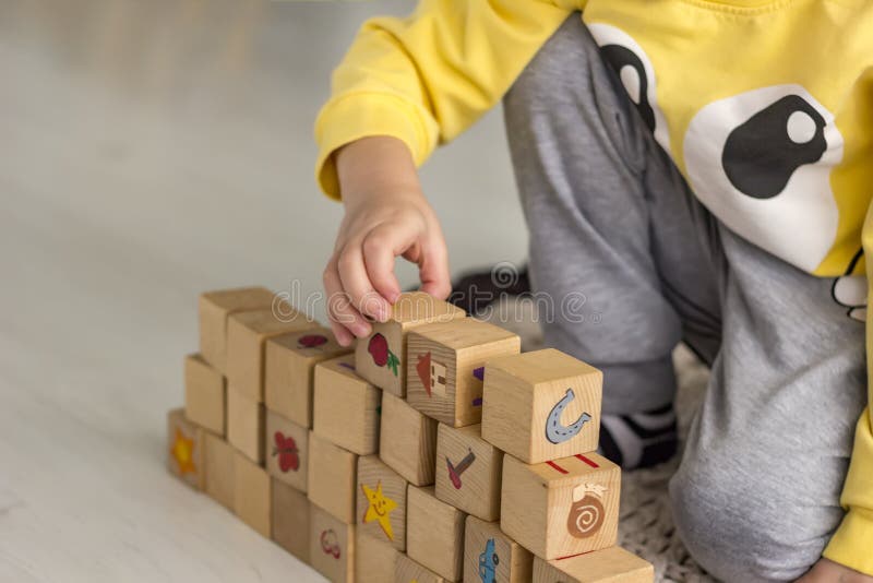 Building a Dry Stack Mortarless Wall from Dry Stack Concrete Blocks ...