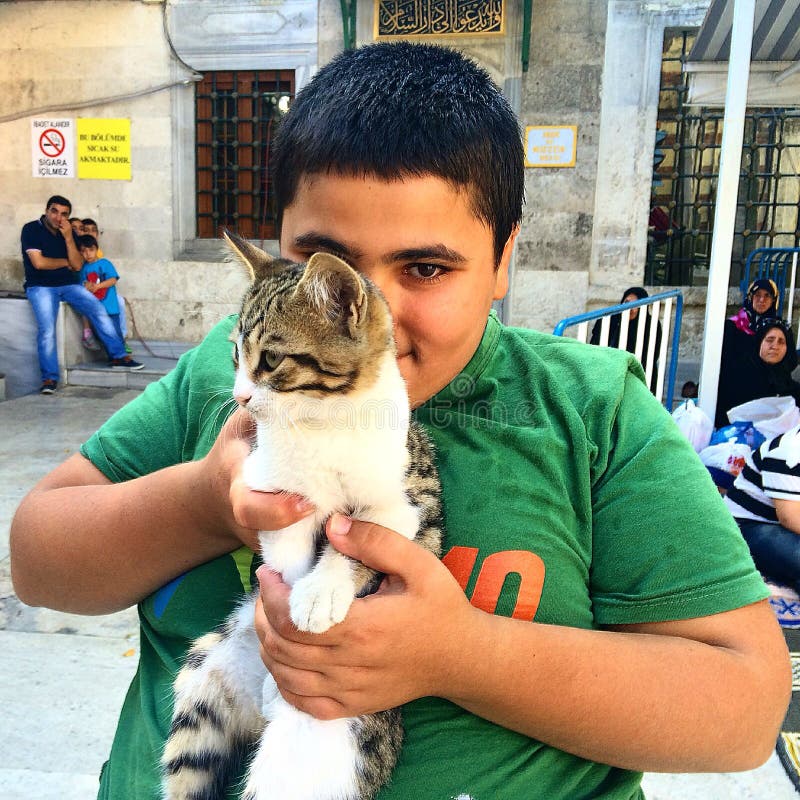 Child and cat editorial stock image. Image of little - 56222344
