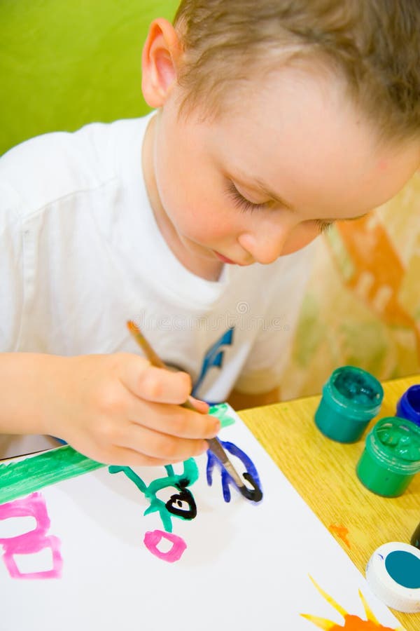 Child drawing picture stock photo. Image of hobby, graphic - 5634004