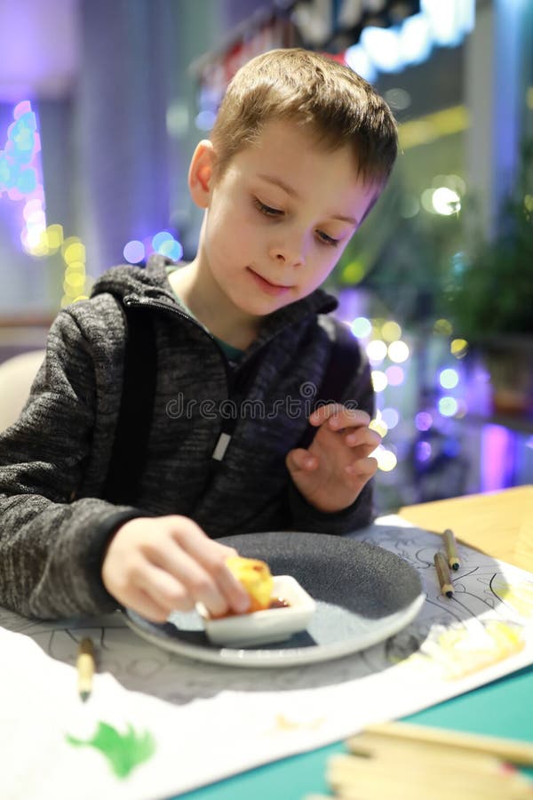 Child Eating Sushi with Hands Stock Photo - Image of lunch, eating ...