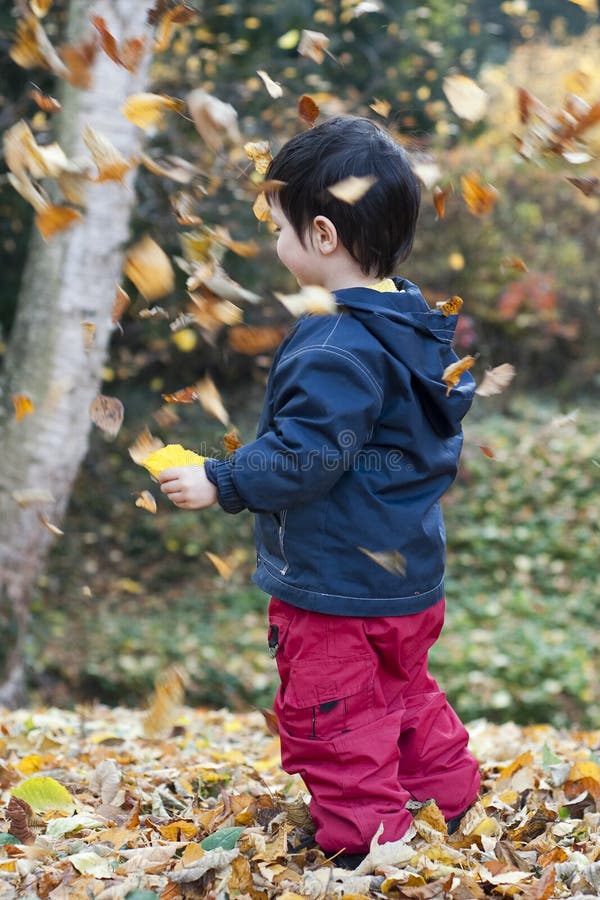 28+ Child falling leaves Free Stock Photos - StockFreeImages