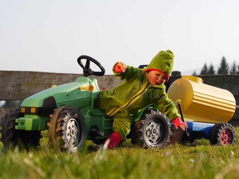 23+ Child falls Free Stock Photos - StockFreeImages