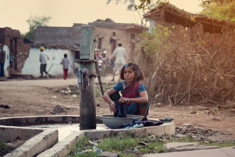 Child labor in india editorial stock image. Image of helpless - 25377104