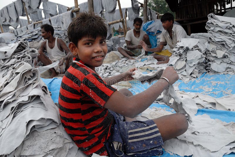 CHILD LABOUR in INDIA editorial image. Image of active - 16980560