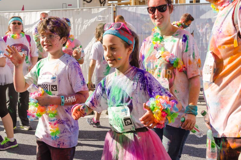 Children at the Color Run editorial photography. Image of event - 69997717
