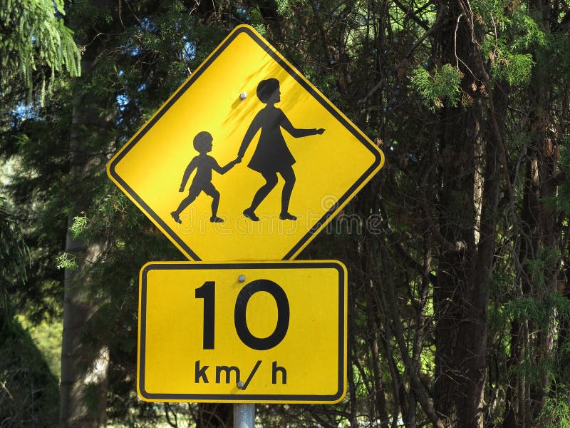 Road Sign Speed Limit 10 Pedestrian Zone Stock Photos - Free & Royalty ...
