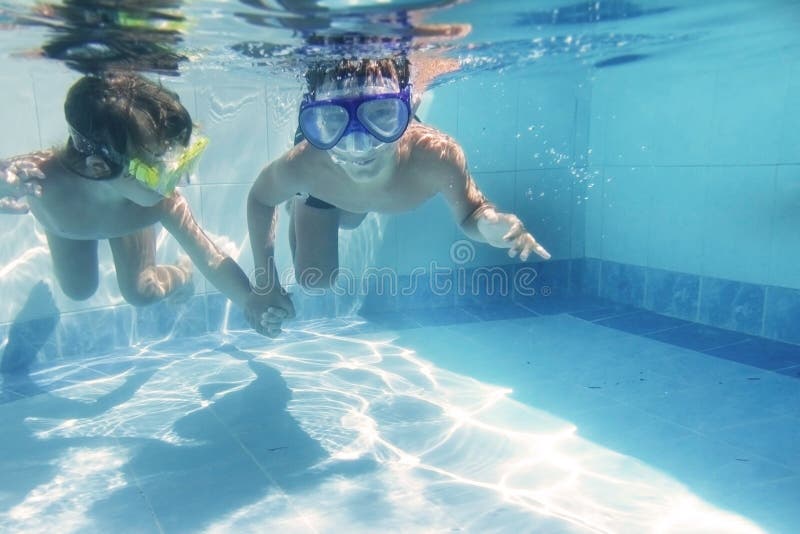 Children Diving Underwater Stock Photos - Download 913 Royalty Free Photos