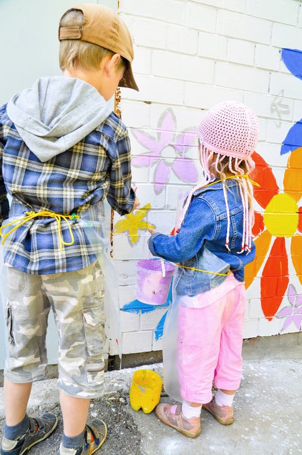 Children drawing graffiti stock image. Image of people - 34036703