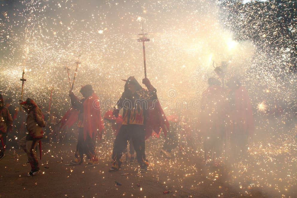 Children Fire Run editorial photo. Image of devils, groove - 20842021