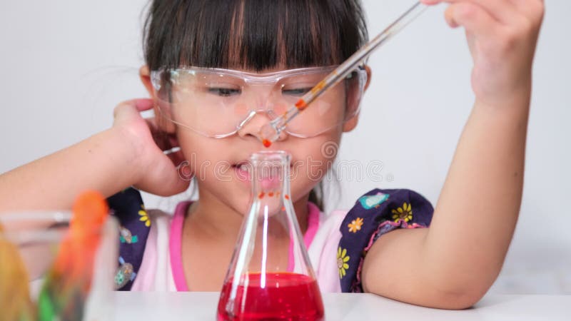 Children are Learning and Doing Science Experiments in the Classroom ...