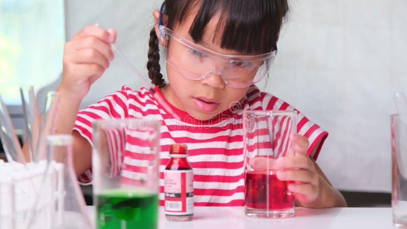 Children are Learning and Doing Science Experiments in the Classroom ...