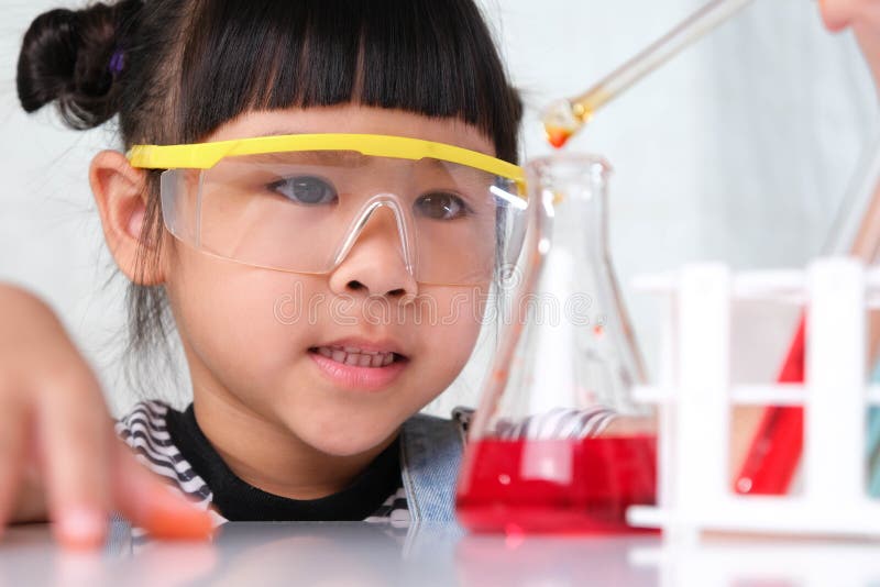 Children are Learning and Doing Science Experiments in the Classroom ...