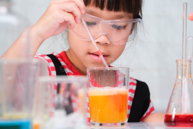 Children are Learning and Doing Science Experiments in the Classroom ...