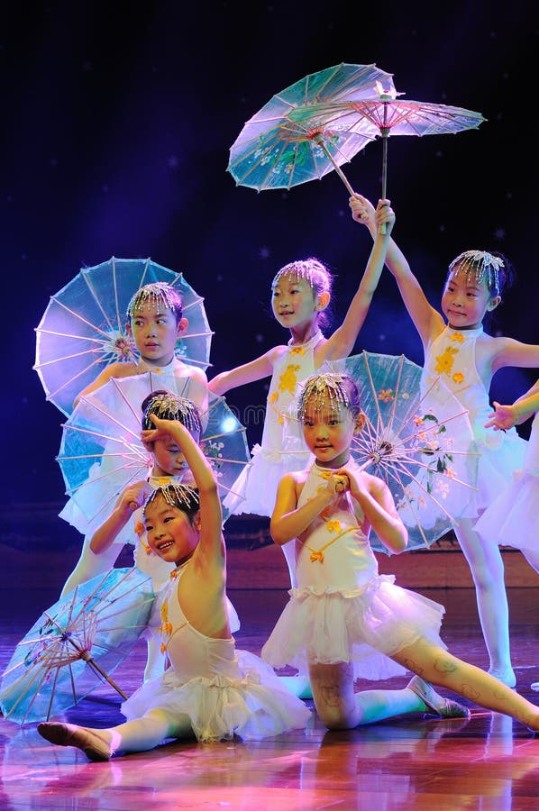 Children in the Performing Dance Drama Editorial Photo - Image of green ...