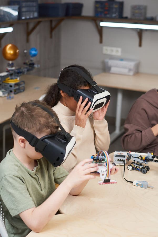 Children Using Vr Glasses at Robotics Lesson Stock Image - Image of ...