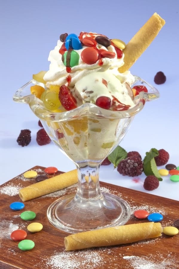 ChildrenÂ´s Sundae W Fruits Stock Photo - Image of chocolate, fresh ...