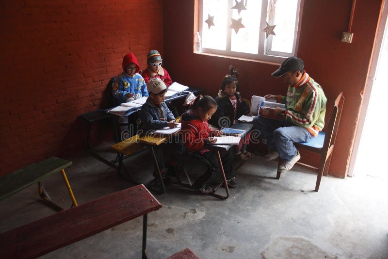 Children in small school editorial photography. Image of kathmandu ...