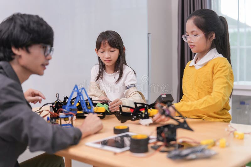 Children in Engineering Class Stock Photo - Image of multiethnic ...