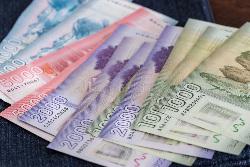 Chile Money, Pesos, Various Banknotes Stock Photo - Image of exchange ...