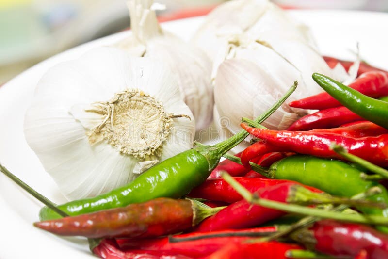 Chile Y Ajo, Ingrediente Alimentario Imagen de archivo - Imagen de ...