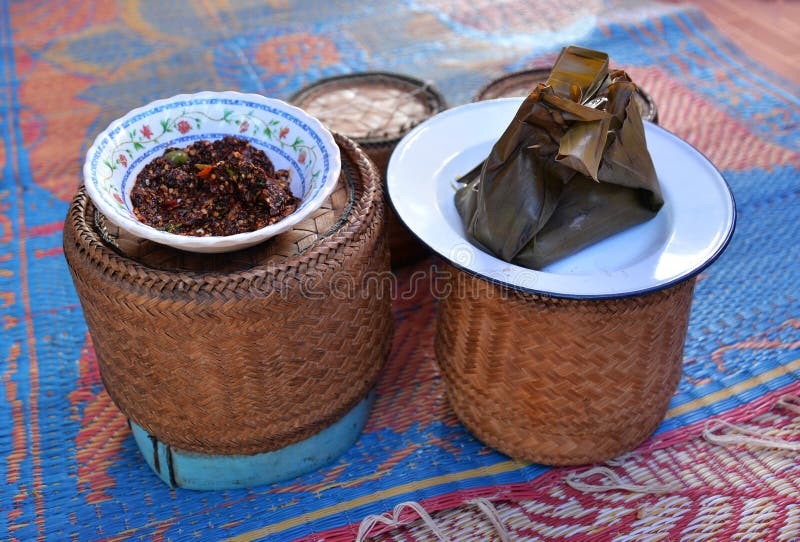 Chili Paste Picante Preto (Nam Prik) Imagem de Stock - Imagem de ...