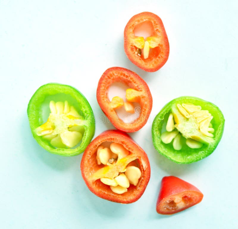 Chili Slice Picante Rojo Y Verde Imagen de archivo - Imagen de especia ...