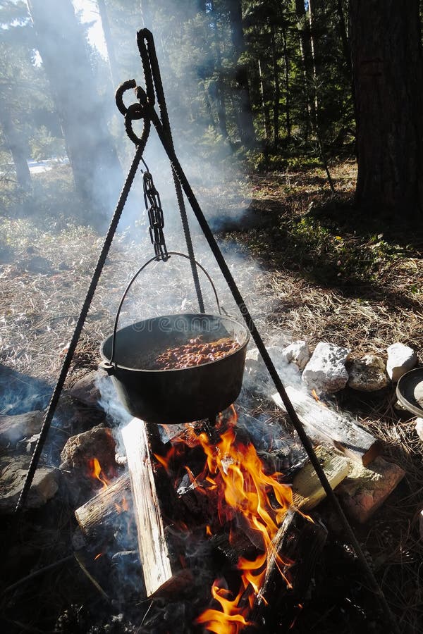 Chili Warming Over a Campfire Stock Image - Image of wood, dutch: 134297031