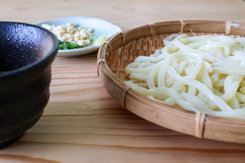 Chilled Udon Noodles on a Bamboo Colander. Stock Photo - Image of cool ...