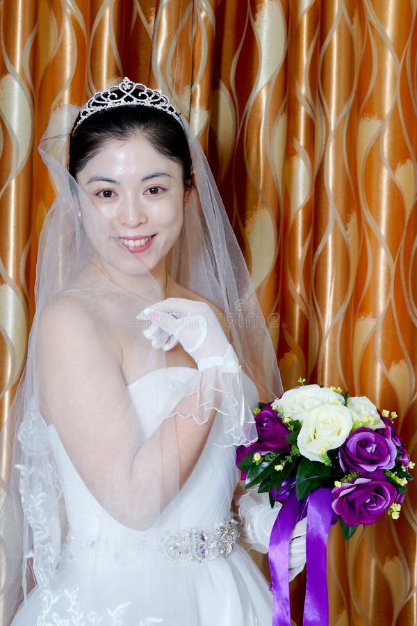 China Beautiful Bride stock image. Image of tiara, white - 38439827