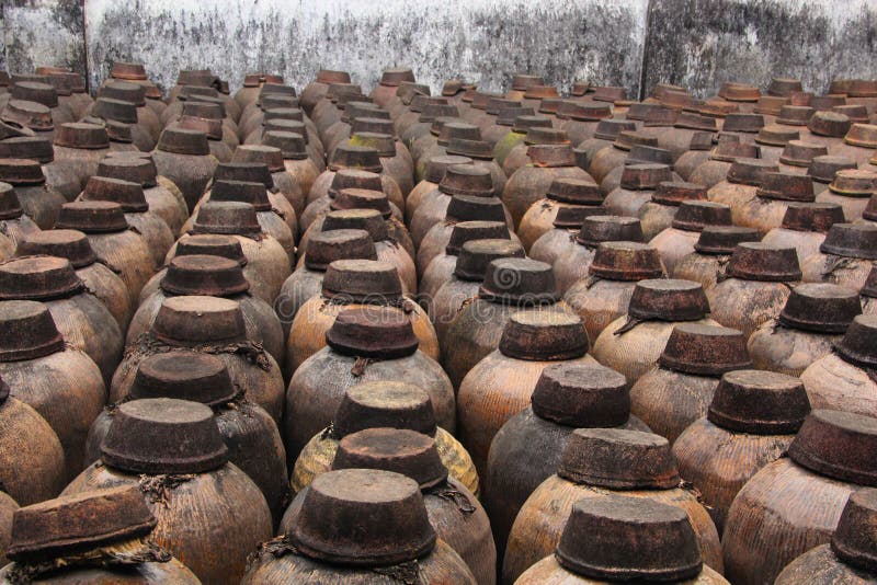 Traditional Chinese Wine Jar Stock Image - Image of years, wine: 21762561