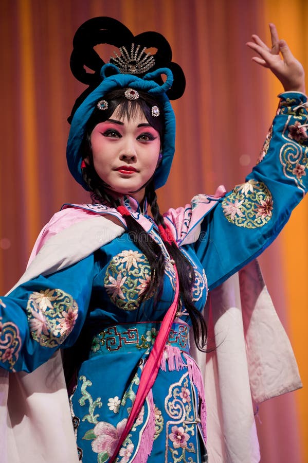 China Opera Beautiful Woman Stock Image - Image of girl, blue: 14693377