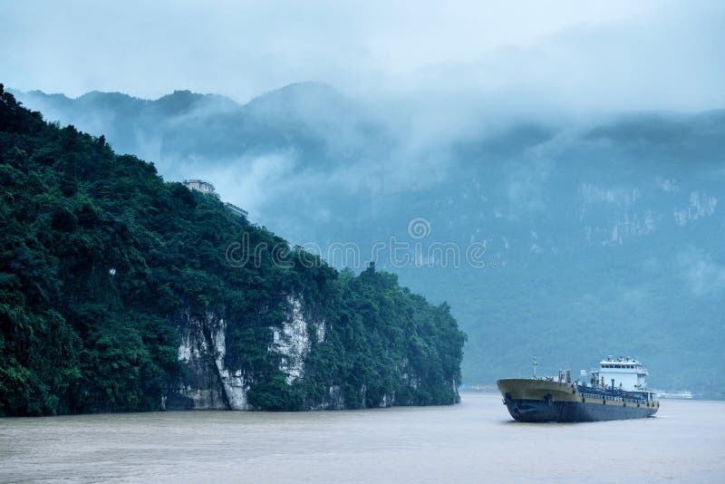 China S Largest Rivers: the Yangtze Stock Photo - Image of scenic, ship ...