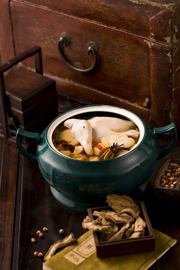 Chinees Eten: Eendensoep Met Aweto Stock Foto - Image of element, dieet ...