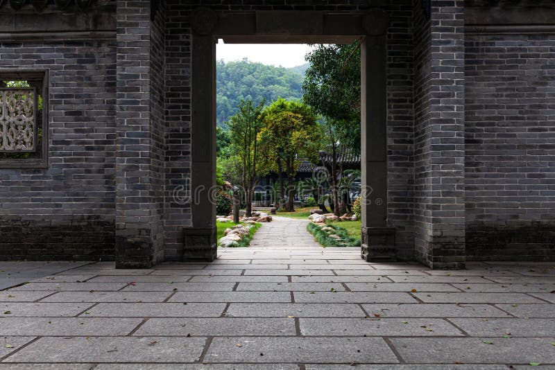 Chinese Ancient House Gate. Old Chinese House Gate Stock Image - Image ...