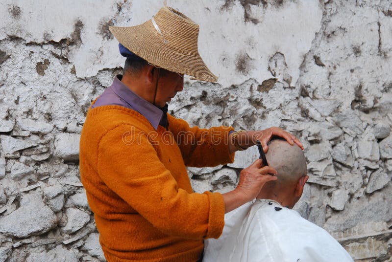Chinese barber editorial stock image. Image of shop, hairdresser - 28523189