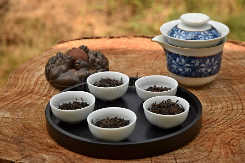 Chinese Black Tea in the Tea Set on the Wooden Table Stock Photo ...